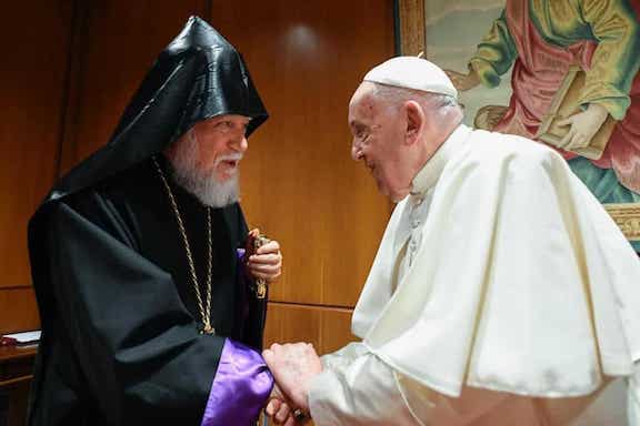 Catholicos Aram I and Pope Francis Discuss Artsakh in Rome - Asbarez.com