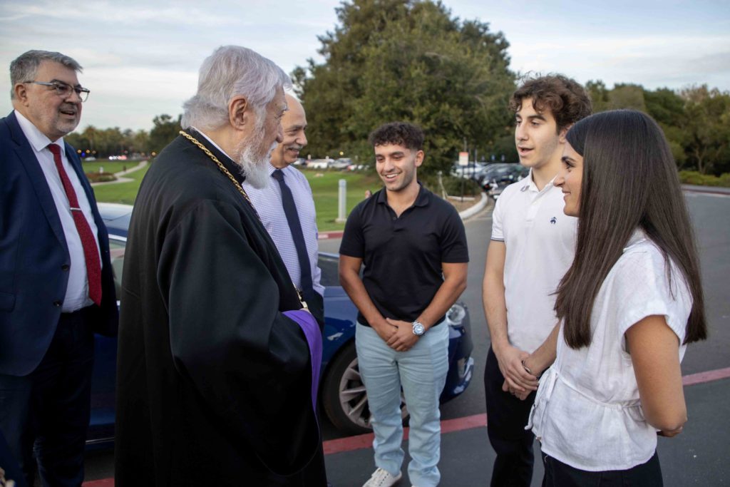 Catholicos Aram I Tours Silicon Valley, Meets with Armenian Students at ...